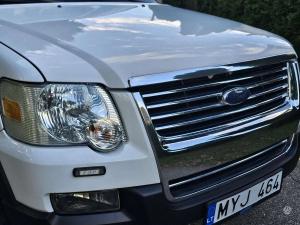 White Ford Explorer 2006 in Utena, with an engine capacity of 4.60 L and mileage of 350 thousand km for 4950 €, photo 11 on AUTOMOTO.COM.LV