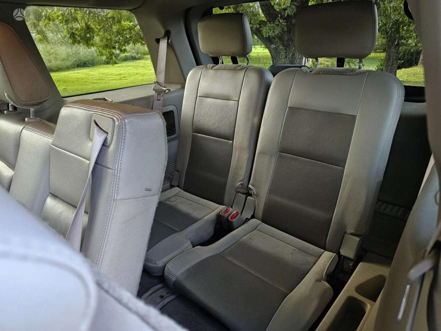 White Ford Explorer 2006 in Utena, with an engine capacity of 4.60 L and mileage of 350 thousand km for 4950 €, photo 27 on AUTOMOTO.COM.LV