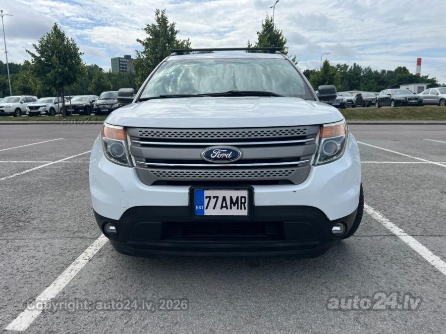 White Ford Explorer 2013 in Tallinn, with an engine capacity of 3.50 L and mileage of 225 thousand km for 10900 €, photo 3 on AUTOMOTO.COM.LV