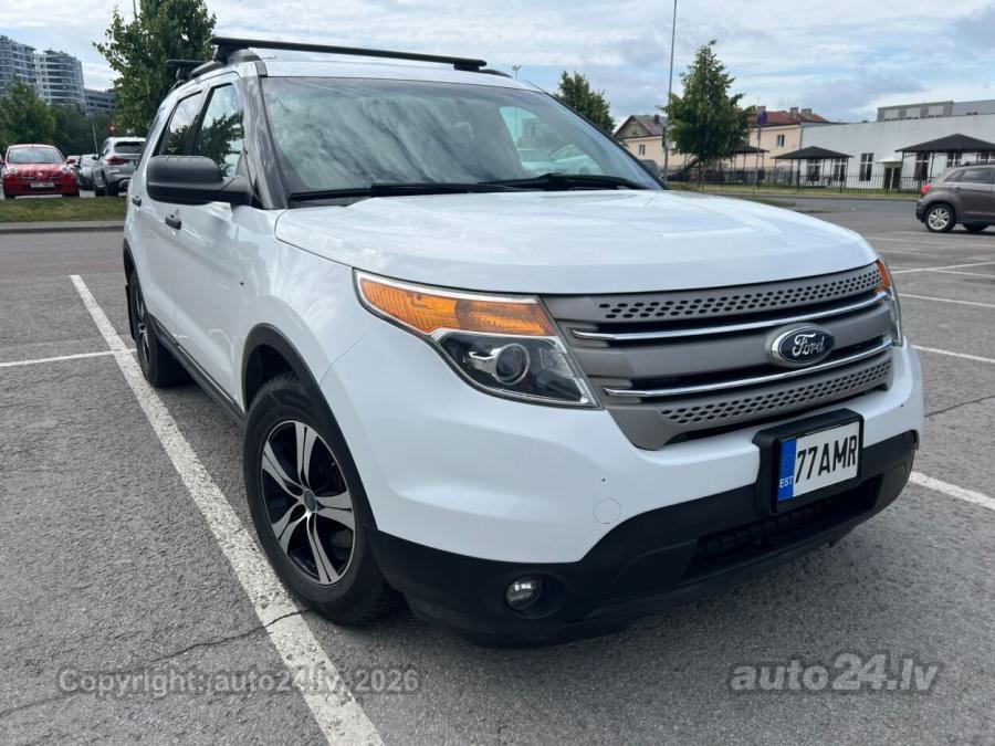 White Ford Explorer 2013 in Tallinn, with an engine capacity of 3.50 L and mileage of 225 thousand km for 10900 €, photo 4 on AUTOMOTO.COM.LV