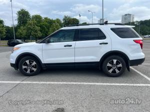 White Ford Explorer 2013 in Tallinn, with an engine capacity of 3.50 L and mileage of 225 thousand km for 10900 €, photo 6 on AUTOMOTO.COM.LV