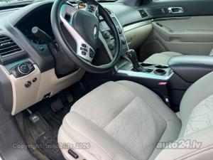 White Ford Explorer 2013 in Tallinn, with an engine capacity of 3.50 L and mileage of 225 thousand km for 10900 €, photo 7 on AUTOMOTO.COM.LV