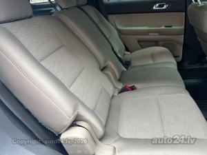 White Ford Explorer 2013 in Tallinn, with an engine capacity of 3.50 L and mileage of 225 thousand km for 10900 €, photo 9 on AUTOMOTO.COM.LV