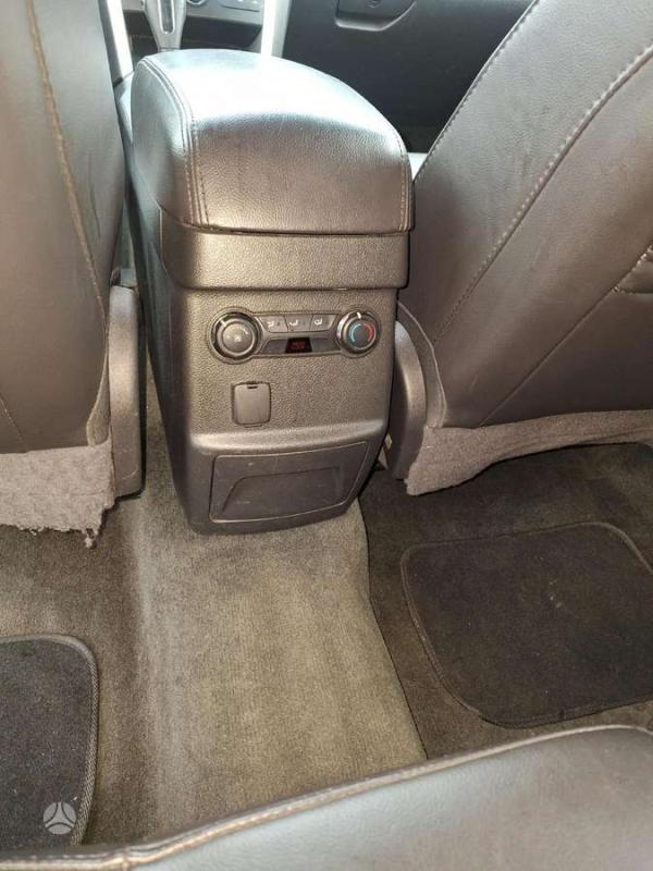 White Ford Explorer 2015 in Kaisiadorys, with an engine capacity of 3.49 L and mileage of 238 thousand km for 12200 €, photo 11 on AUTOMOTO.COM.LV