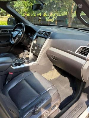 White Ford Explorer 2015 in Klaipeda, with an engine capacity of 3.50 L and mileage of 296 thousand km for 14000 €, photo  on AUTOMOTO.COM.LV