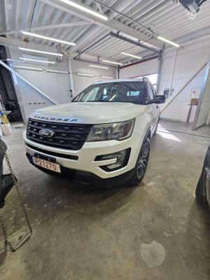 White Ford Explorer 2017 in Kalvarija, with an engine capacity of 3.49 L and mileage of 142 thousand km for 17100 €, photo 3 on AUTOMOTO.COM.LV