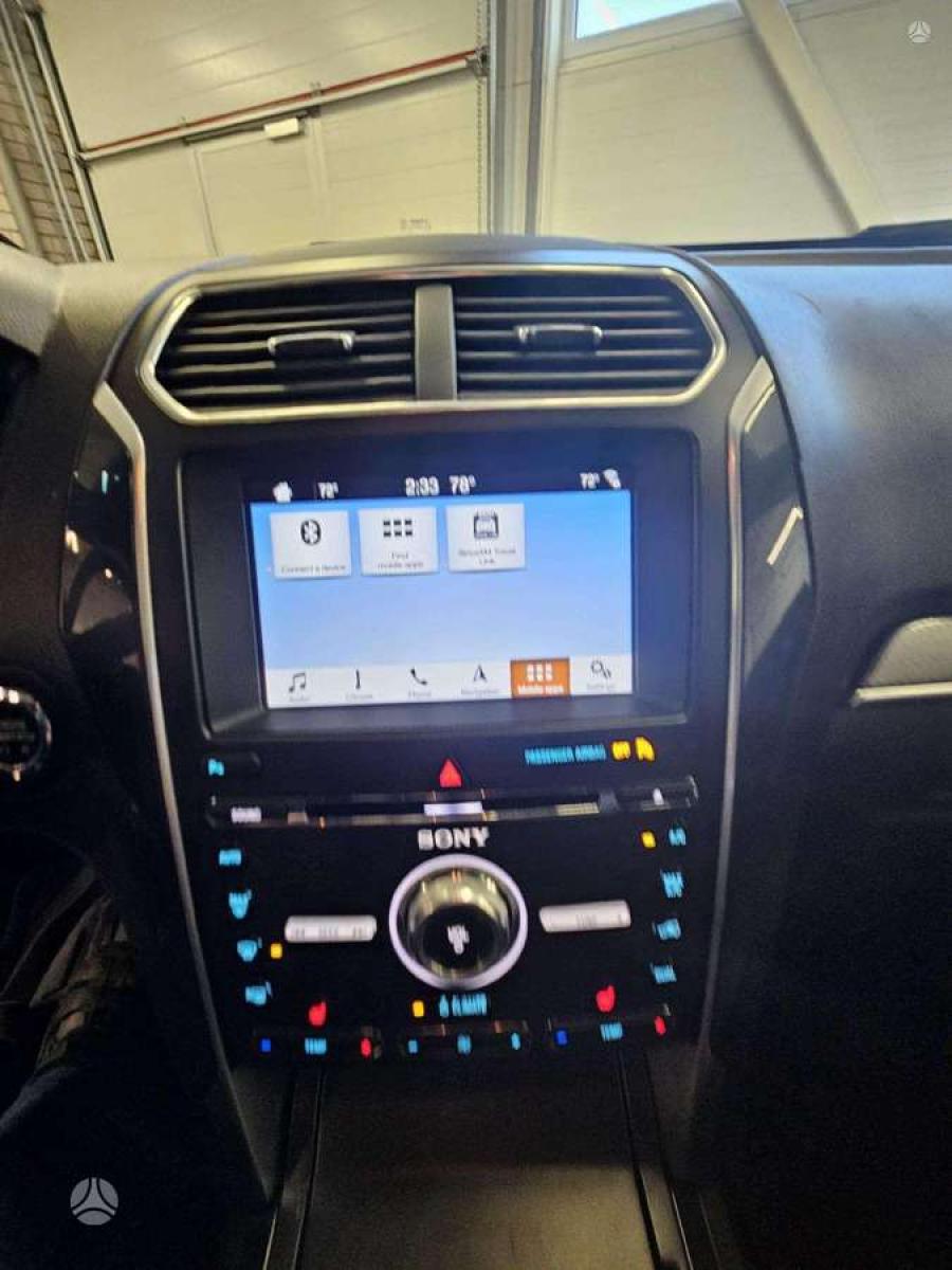 White Ford Explorer 2017 in Kalvarija, with an engine capacity of 3.49 L and mileage of 142 thousand km for 17100 €, photo 17 on AUTOMOTO.COM.LV