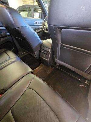 White Ford Explorer 2017 in Kalvarija, with an engine capacity of 3.49 L and mileage of 142 thousand km for 17100 €, photo 21 on AUTOMOTO.COM.LV