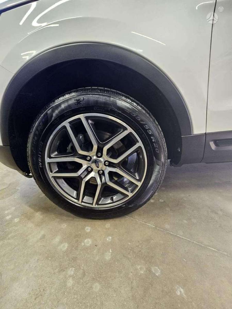 White Ford Explorer 2017 in Kalvarija, with an engine capacity of 3.49 L and mileage of 142 thousand km for 17100 €, photo 23 on AUTOMOTO.COM.LV