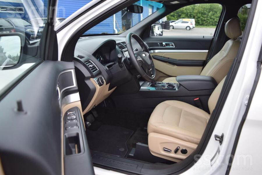 White Ford Explorer 2019 in Riga, with an engine capacity of 2.30 L and mileage of 116 thousand km for 15000 €, photo 4 on AUTOMOTO.COM.LV