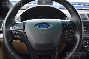 White Ford Explorer 2019 in Riga, with an engine capacity of 2.30 L and mileage of 116 thousand km for 15000 €, photo 10 on AUTOMOTO.COM.LV