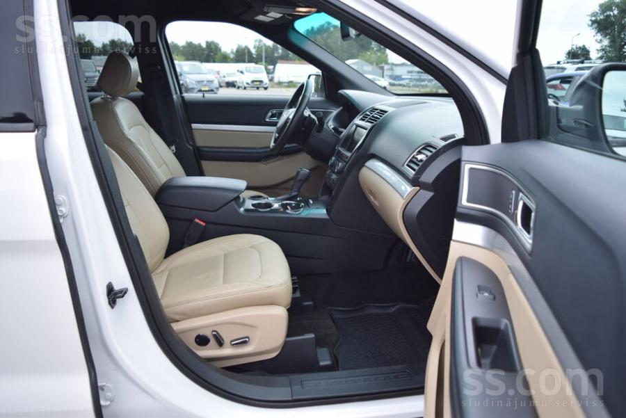 White Ford Explorer 2019 in Riga, with an engine capacity of 2.30 L and mileage of 116 thousand km for 15000 €, photo 12 on AUTOMOTO.COM.LV