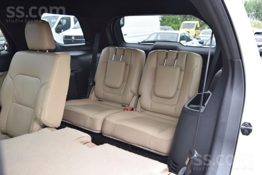 White Ford Explorer 2019 in Riga, with an engine capacity of 2.30 L and mileage of 116 thousand km for 15000 €, photo 14 on AUTOMOTO.COM.LV