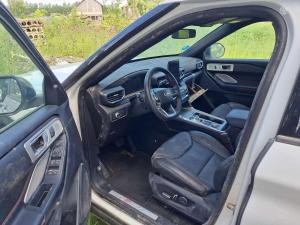 White Ford Explorer 2020 in Kaunas, with an engine capacity of 2.96 L and mileage of 100 thousand km for 13310 €, photo 7 on AUTOMOTO.COM.LV