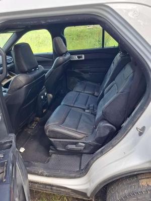 White Ford Explorer 2020 in Kaunas, with an engine capacity of 2.96 L and mileage of 100 thousand km for 13310 €, photo 8 on AUTOMOTO.COM.LV