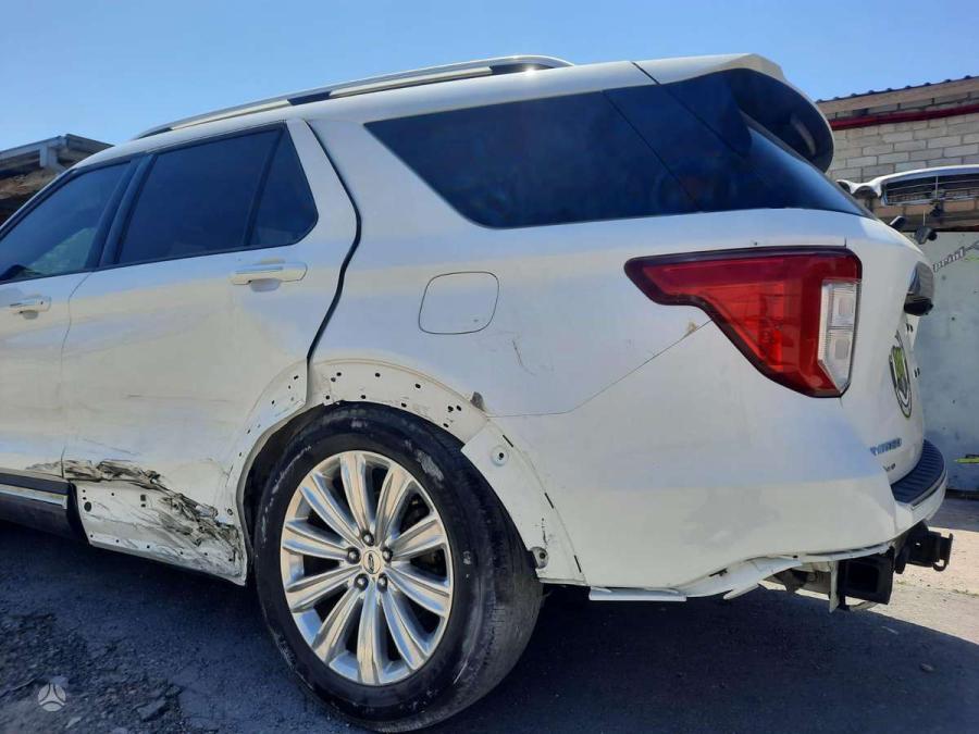 White Ford Explorer 2020 in Kaunas, with an engine capacity of 2.26 L and mileage of 88 thousand km for 16335 €, photo 11 on AUTOMOTO.COM.LV