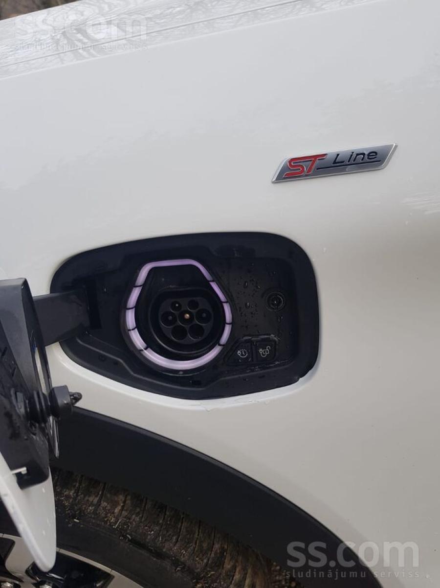Balts Ford Explorer 2023 Kuldīga, ar dzinēja tilpumu 3.00 L un nobraukumu 100 tūkst. km par 40535 €, foto 6 vietnē AUTOMOTO.COM.LV