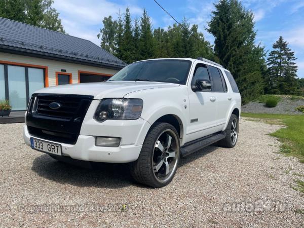 Balts Ford Explorer 2007 Rakvere, ar dzinēja tilpumu 4.60 L un nobraukumu 199 tūkst. km par 10000 €, foto 1 vietnē AUTOMOTO.COM.LV