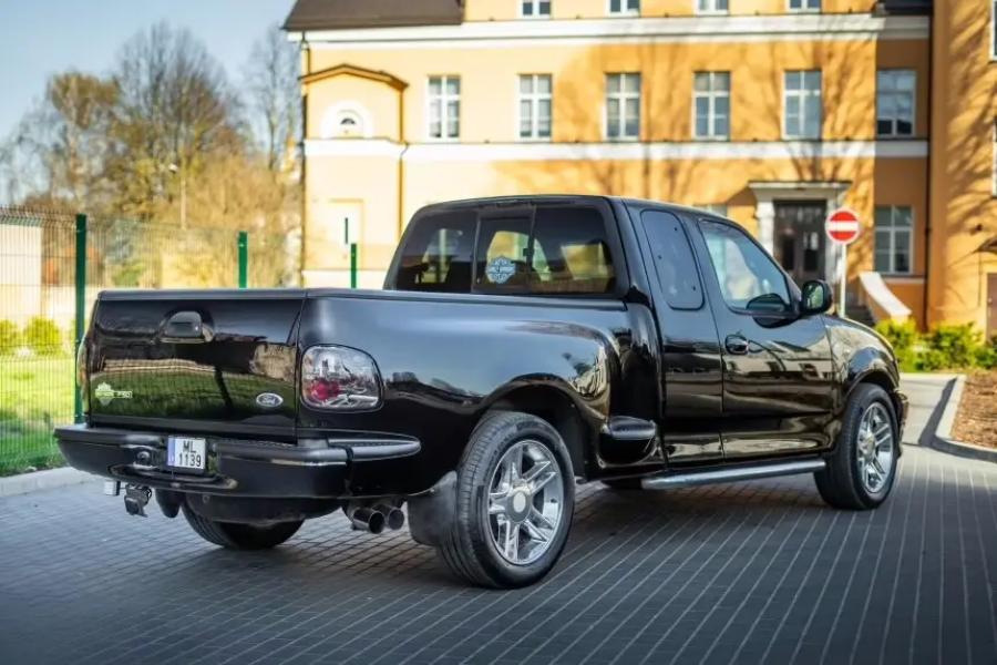 Melns Ford F-150 2000 Liepāja, ar dzinēja tilpumu 5.40 L un nobraukumu 223 tūkst. km par 14444 €, foto 5 vietnē AUTOMOTO.COM.LV