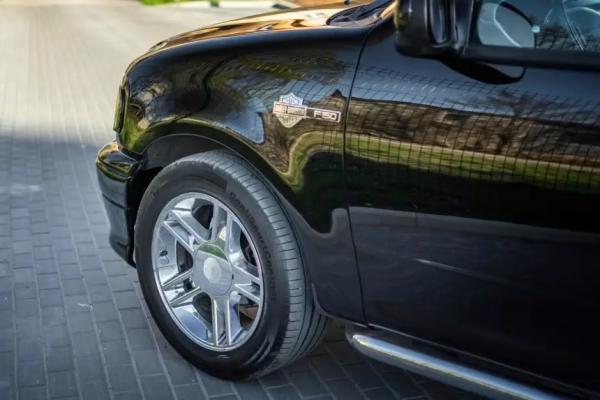 Melns Ford F-150 2000 Liepāja, ar dzinēja tilpumu 5.40 L un nobraukumu 223 tūkst. km par 14444 €, foto 9 vietnē AUTOMOTO.COM.LV