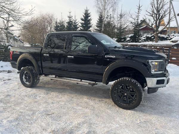 Black Ford F-150 2016 in Klaipeda, with an engine capacity of 3.50 L and mileage of 137 thousand km for 25555 €, photo 7 on AUTOMOTO.COM.LV