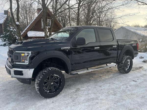 Black Ford F-150 2016 in Klaipeda, with an engine capacity of 3.50 L and mileage of 137 thousand km for 25555 €, photo 3 on AUTOMOTO.COM.LV