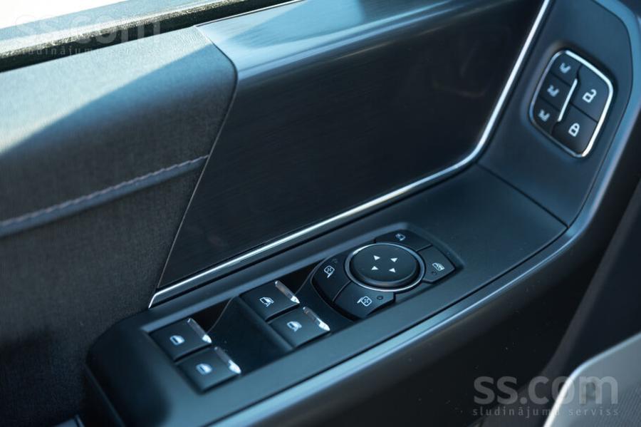 Melns Ford F-150 2025 Rīga, ar dzinēja tilpumu 3.50 L un nobraukumu 15 tūkst. km par 74990 €, foto 24 vietnē AUTOMOTO.COM.LV