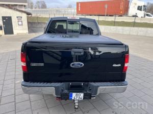 Black Ford F-150 2004 in Riga, with an engine capacity of 5.40 L and mileage of 0 thousand km for 7490 €, photo 7 on AUTOMOTO.COM.LV