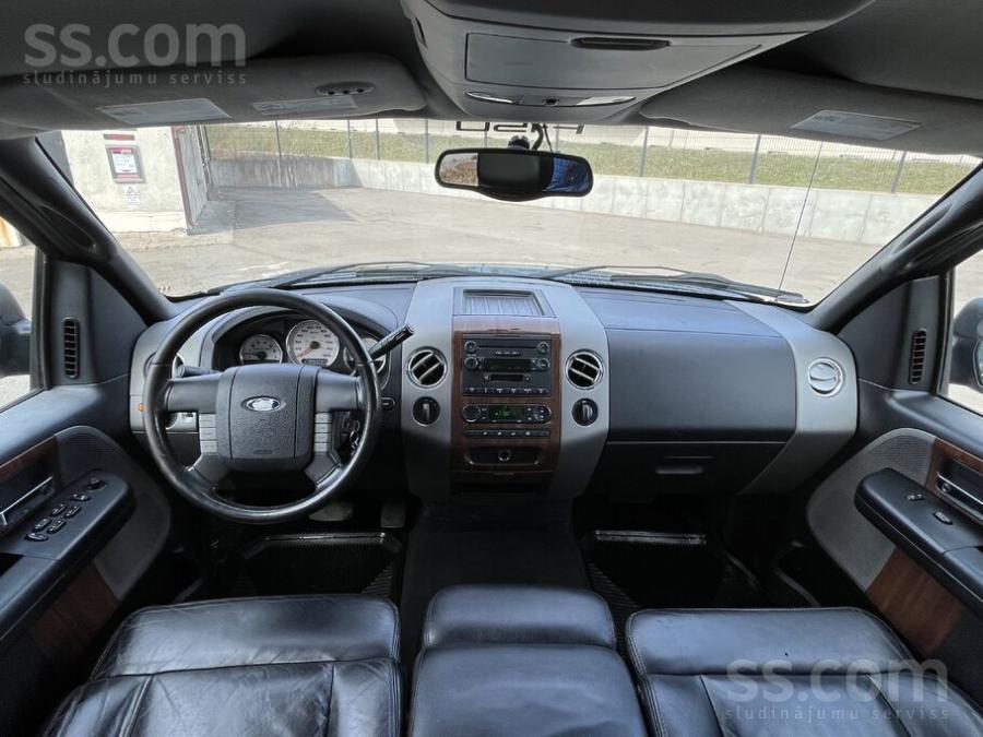 Black Ford F-150 2004 in Riga, with an engine capacity of 5.40 L and mileage of 0 thousand km for 7490 €, photo 11 on AUTOMOTO.COM.LV