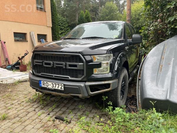 Ford F-150 2015 RÄ«ga vietnÄ Melns Ford F-150 2015 RÄ«ga, ar dzinÄja tilpumu 5.00 L un nobraukumu 93 tÅ«kst. km par 16300 ā¬, foto 3 vietnÄ AUTOMOTO.COM.LV