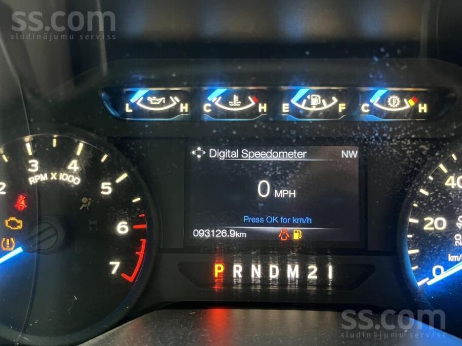 Melns Ford F-150 2015 Rīga, ar dzinēja tilpumu 5.00 L un nobraukumu 93 tūkst. km par 16300 €, foto 10 vietnē AUTOMOTO.COM.LV