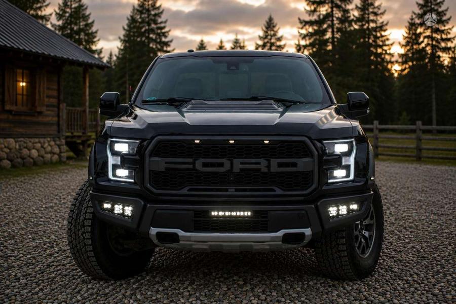 Melns Ford F-150 2018 Panevēža, ar dzinēja tilpumu 3.49 L un nobraukumu 117 tūkst. km par 49000 €, foto 1 vietnē AUTOMOTO.COM.LV