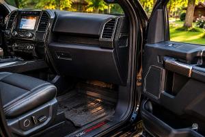 Melns Ford F-150 2018 Panevēža, ar dzinēja tilpumu 3.49 L un nobraukumu 117 tūkst. km par 49000 €, foto 12 vietnē AUTOMOTO.COM.LV
