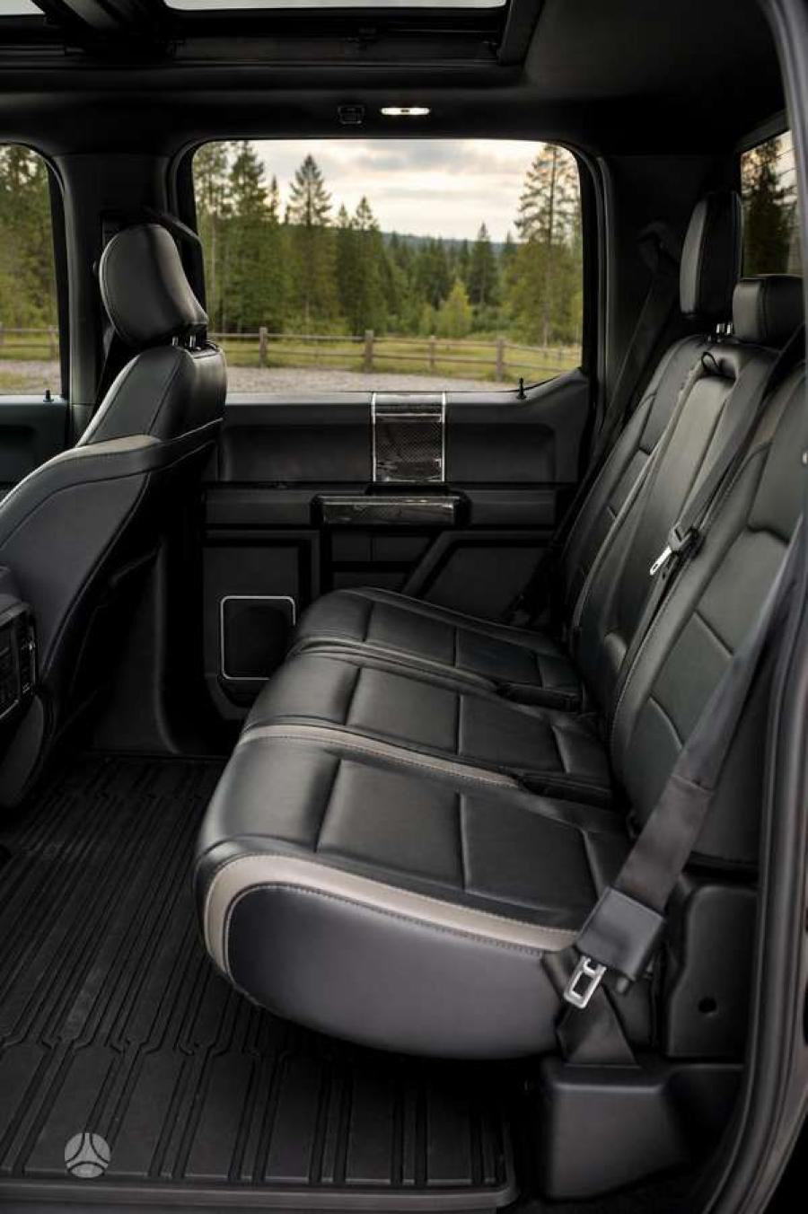 Melns Ford F-150 2018 Panevēža, ar dzinēja tilpumu 3.49 L un nobraukumu 117 tūkst. km par 49000 €, foto 15 vietnē AUTOMOTO.COM.LV
