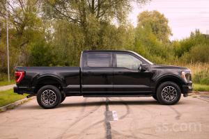 Black Ford F-150 2022 in Riga, with an engine capacity of 3.50 L and mileage of 25 thousand km for 45000 €, photo 4 on AUTOMOTO.COM.LV
