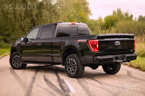 Ford F-150 2022 Rīga vietnē Melns Ford F-150 2022 Rīga, ar dzinēja tilpumu 3.50 L un nobraukumu 25 tūkst. km par 45000 €, foto 5 vietnē AUTOMOTO.COM.LV