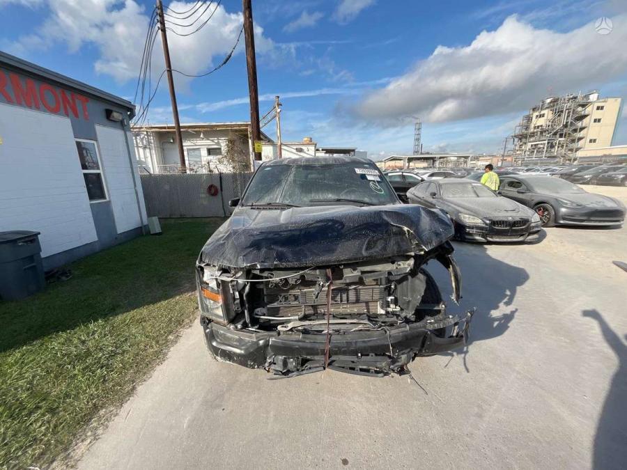 Black Ford F-150 2023 in Ukmerge, with an engine capacity of 3.49 L and mileage of 72 thousand km for 13490 €, photo 6 on AUTOMOTO.COM.LV