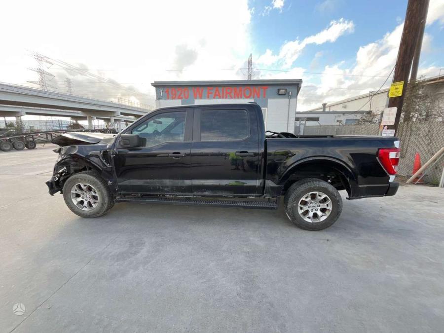 Black Ford F-150 2023 in Ukmerge, with an engine capacity of 3.49 L and mileage of 72 thousand km for 13490 €, photo 9 on AUTOMOTO.COM.LV