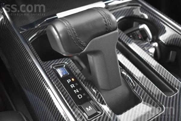 Black Ford F-150 2023 in Kuldiga, with an engine capacity of 3.50 L and mileage of 0 thousand km for 70550 €, photo 8 on AUTOMOTO.COM.LV