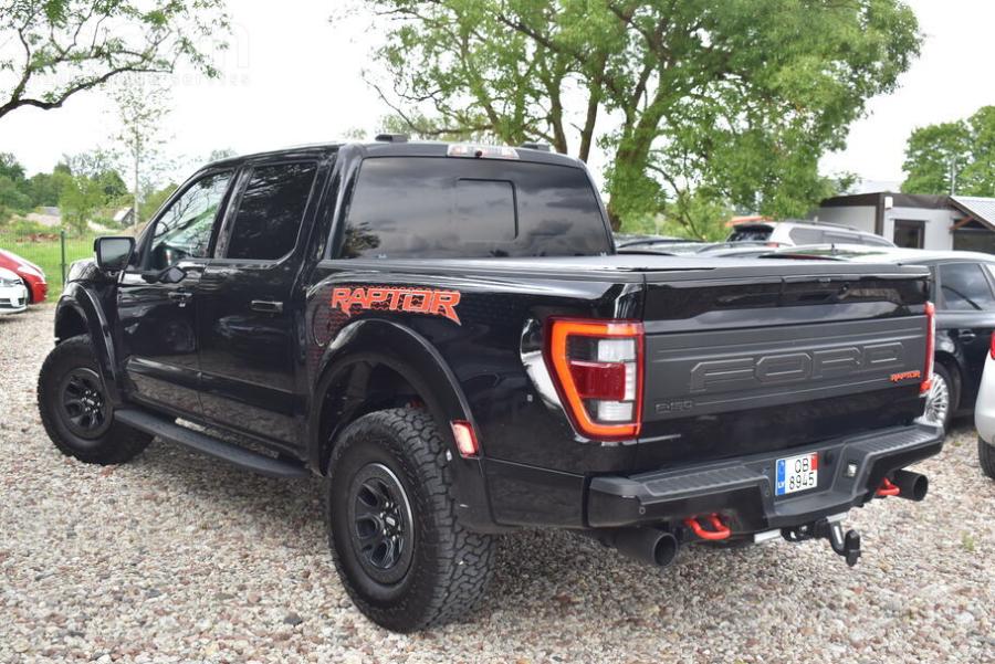 Black Ford F-150 2023 in Kuldiga, with an engine capacity of 3.50 L and mileage of 0 thousand km for 69550 €, photo 4 on AUTOMOTO.COM.LV