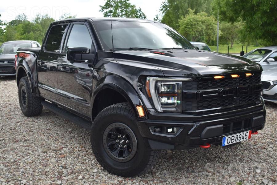 Black Ford F-150 2023 in Kuldiga, with an engine capacity of 3.50 L and mileage of 0 thousand km for 69550 €, photo 5 on AUTOMOTO.COM.LV