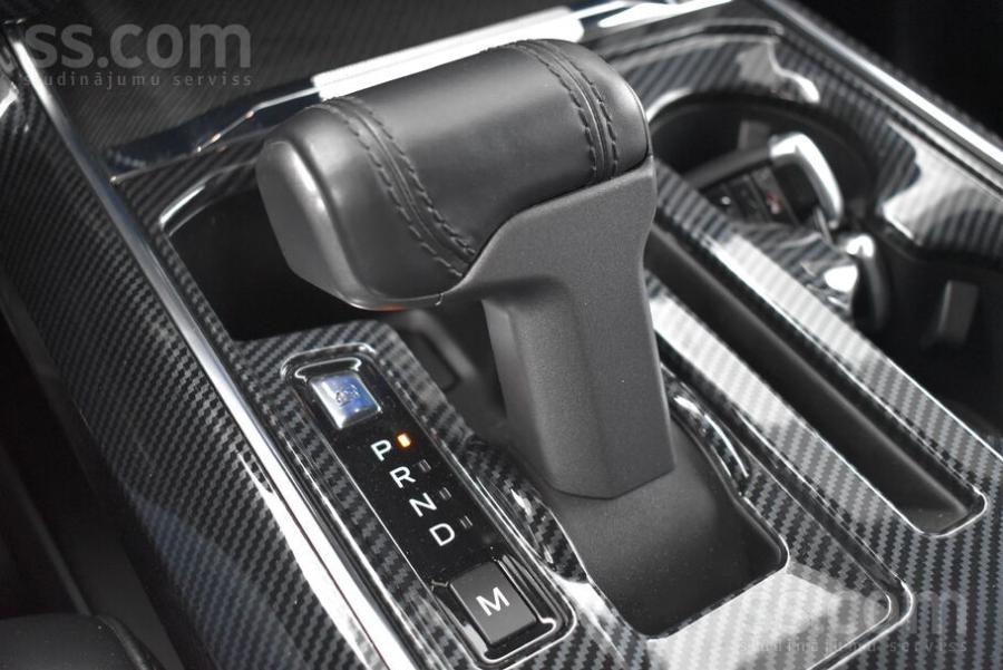 Black Ford F-150 2023 in Kuldiga, with an engine capacity of 3.50 L and mileage of 0 thousand km for 69550 €, photo 9 on AUTOMOTO.COM.LV