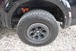 Black Ford F-150 2023 in Kuldiga, with an engine capacity of 3.50 L and mileage of 0 thousand km for 69550 €, photo 31 on AUTOMOTO.COM.LV