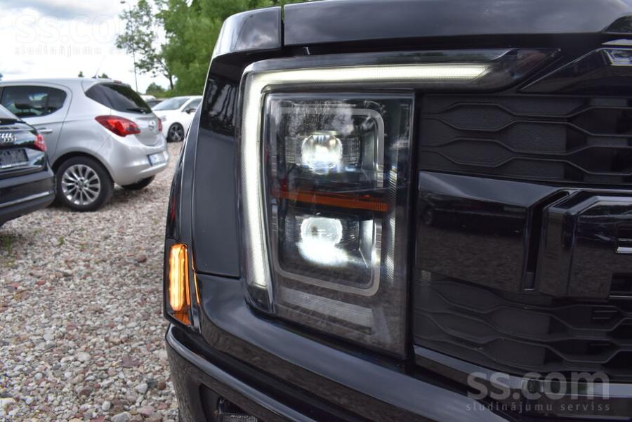 Black Ford F-150 2023 in Kuldiga, with an engine capacity of 3.50 L and mileage of 0 thousand km for 69550 €, photo 34 on AUTOMOTO.COM.LV