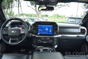 Black Ford F-150 2023 in Kuldiga, with an engine capacity of 3.50 L and mileage of 0 thousand km for 69550 €, photo 36 on AUTOMOTO.COM.LV