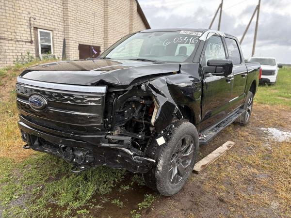 Melns Ford F-150 2023 Kauņa, ar dzinēja tilpumu 0.00 L un nobraukumu 41 tūkst. km par 41000 €, foto 2 vietnē AUTOMOTO.COM.LV