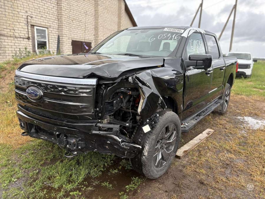 Black Ford F-150 2023 in Kaunas, with an engine capacity of 0.00 L and mileage of 41 thousand km for 41000 €, photo 3 on AUTOMOTO.COM.LV