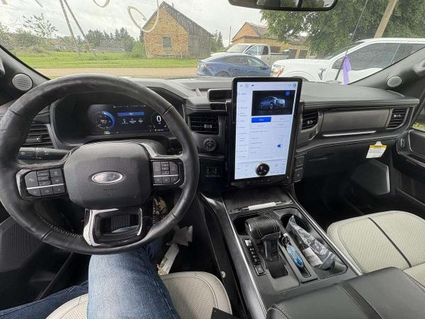 Melns Ford F-150 2023 Kauņa, ar dzinēja tilpumu 0.00 L un nobraukumu 41 tūkst. km par 41000 €, foto 4 vietnē AUTOMOTO.COM.LV