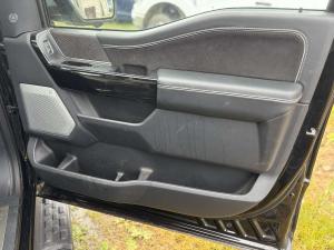 Black Ford F-150 2023 in Kaunas, with an engine capacity of 0.00 L and mileage of 41 thousand km for 41000 €, photo 8 on AUTOMOTO.COM.LV