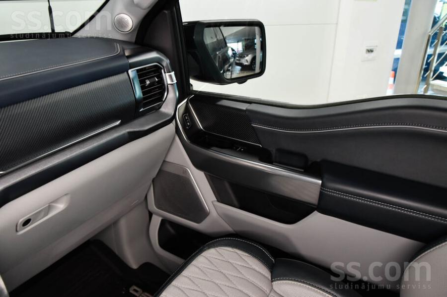 Black Ford F-150 2024 in Riga, with an engine capacity of 3.50 L and mileage of 6 thousand km for 74990 €, photo 16 on AUTOMOTO.COM.LV